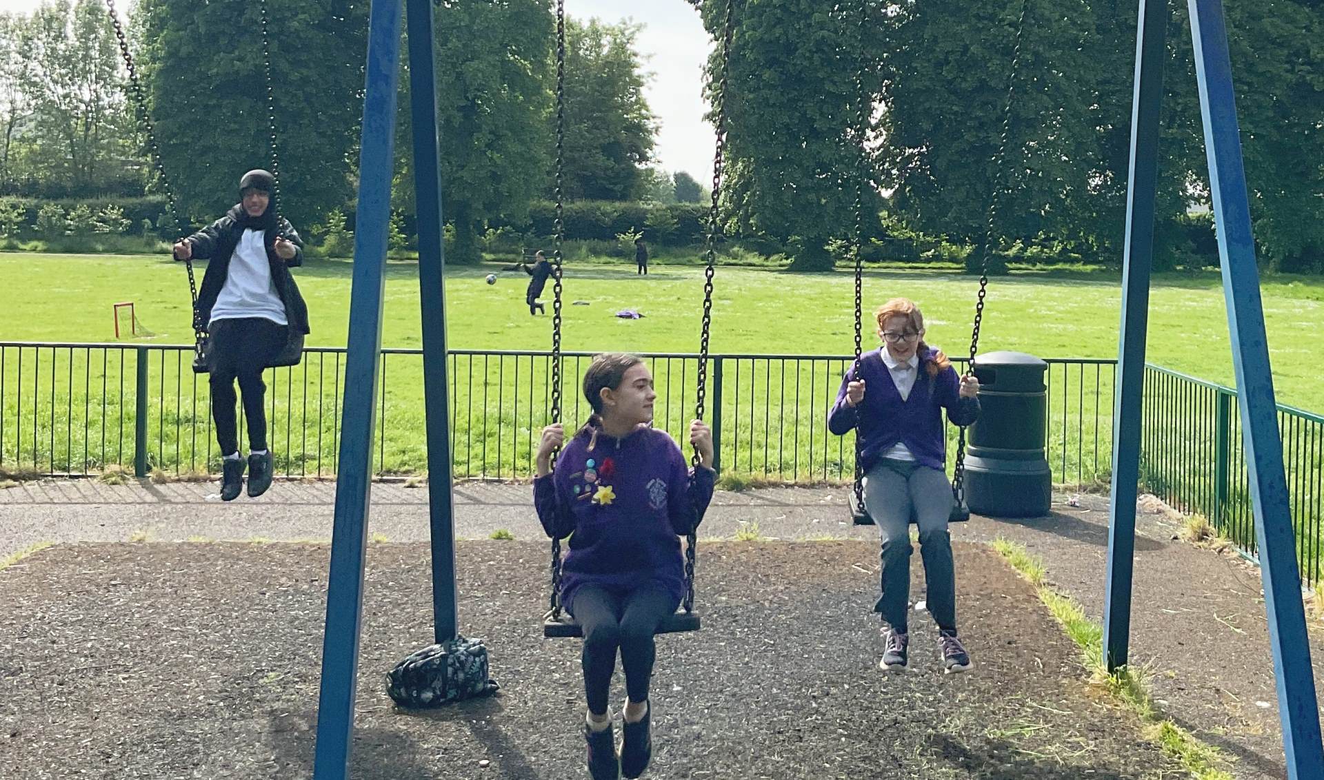 South Grove Primary School - Year 6 have fun in St Jame's Park