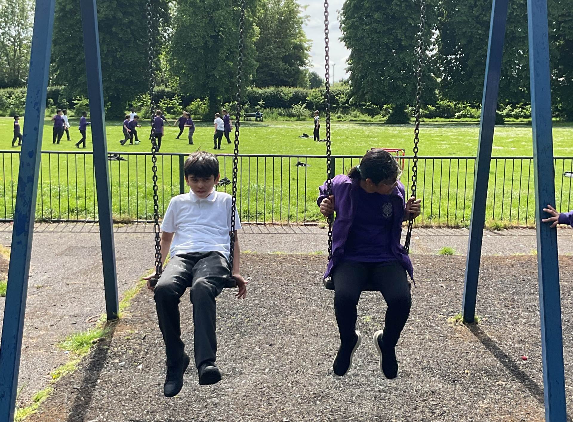 South Grove Primary School - Year 6 have fun in St Jame's Park